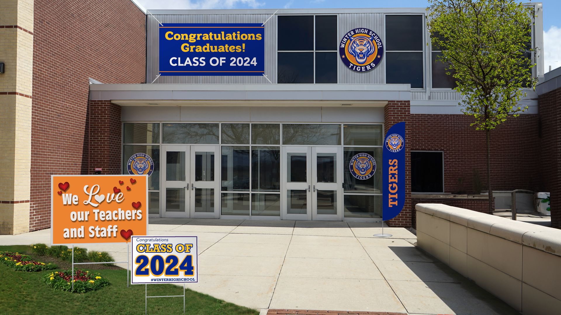 Celebrate the Graduating Class of 2022 with Custom Yard Signs and Banners