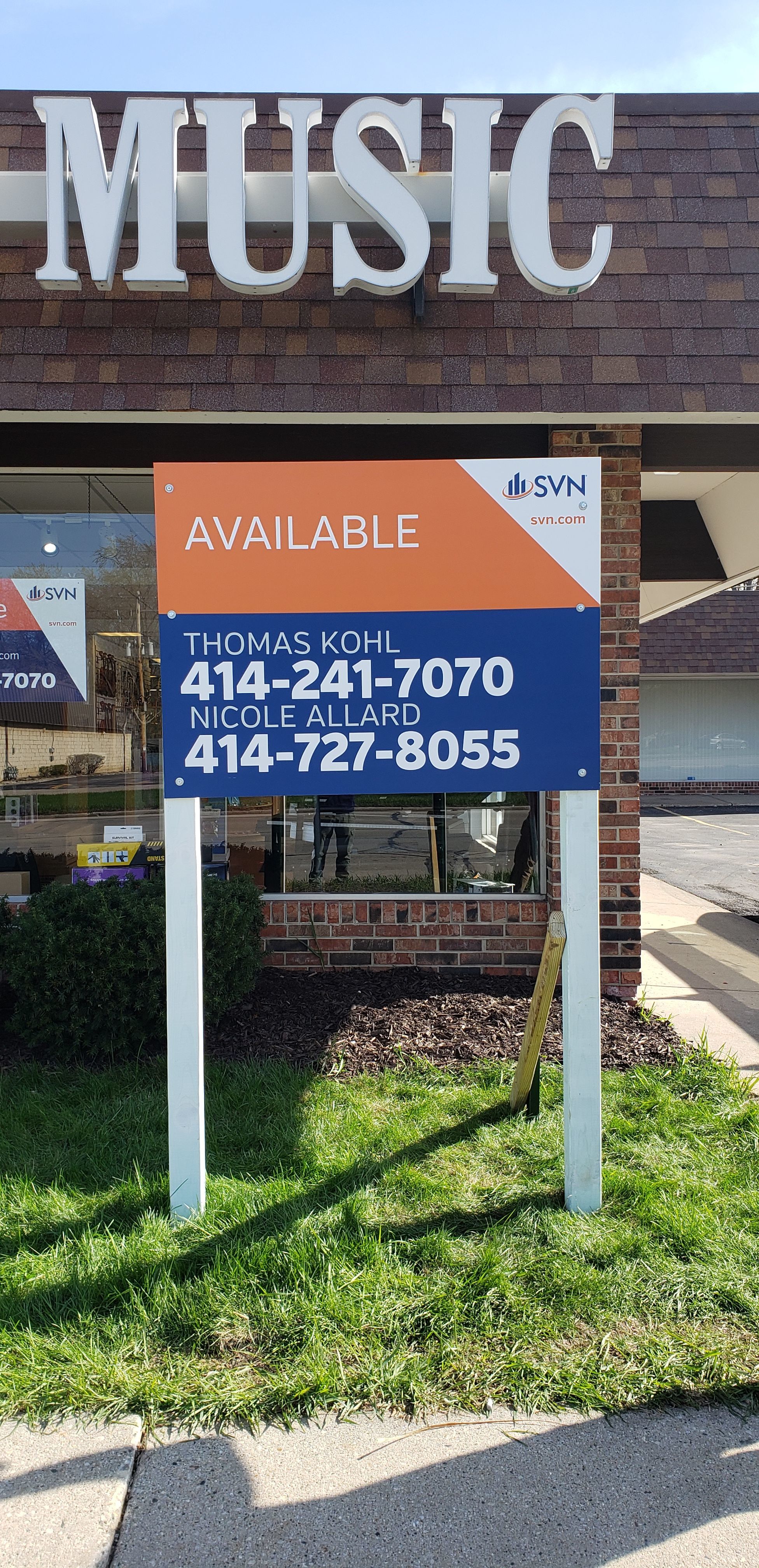 Custom Real Estate Signs and Frames | Image360