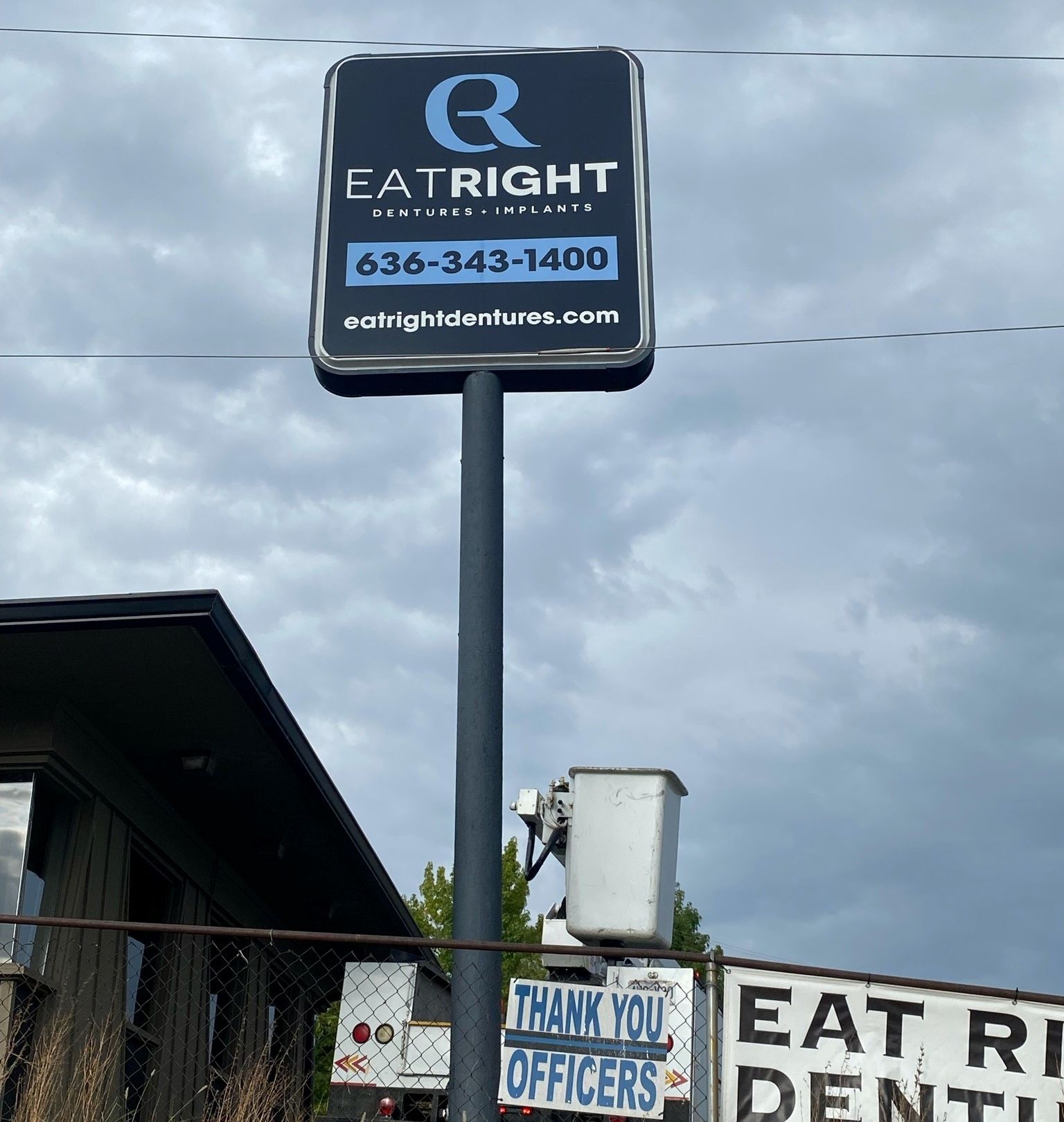 Pylon and Pole Signs in St. Louis, Maryland Heights and Clayton ...